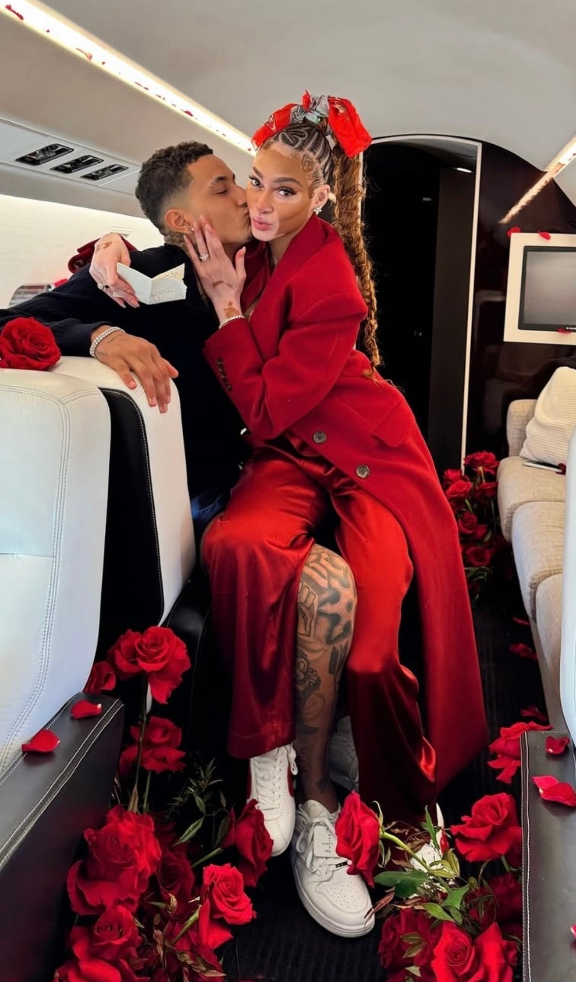 Winnie Harlow and Kyle Kuzma’s Engagement: A Jet Full of Roses – She ...